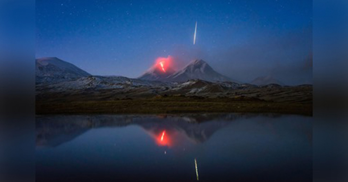 This Photographer Accidentally Shot a Meteor While Capturing a Volcano ...