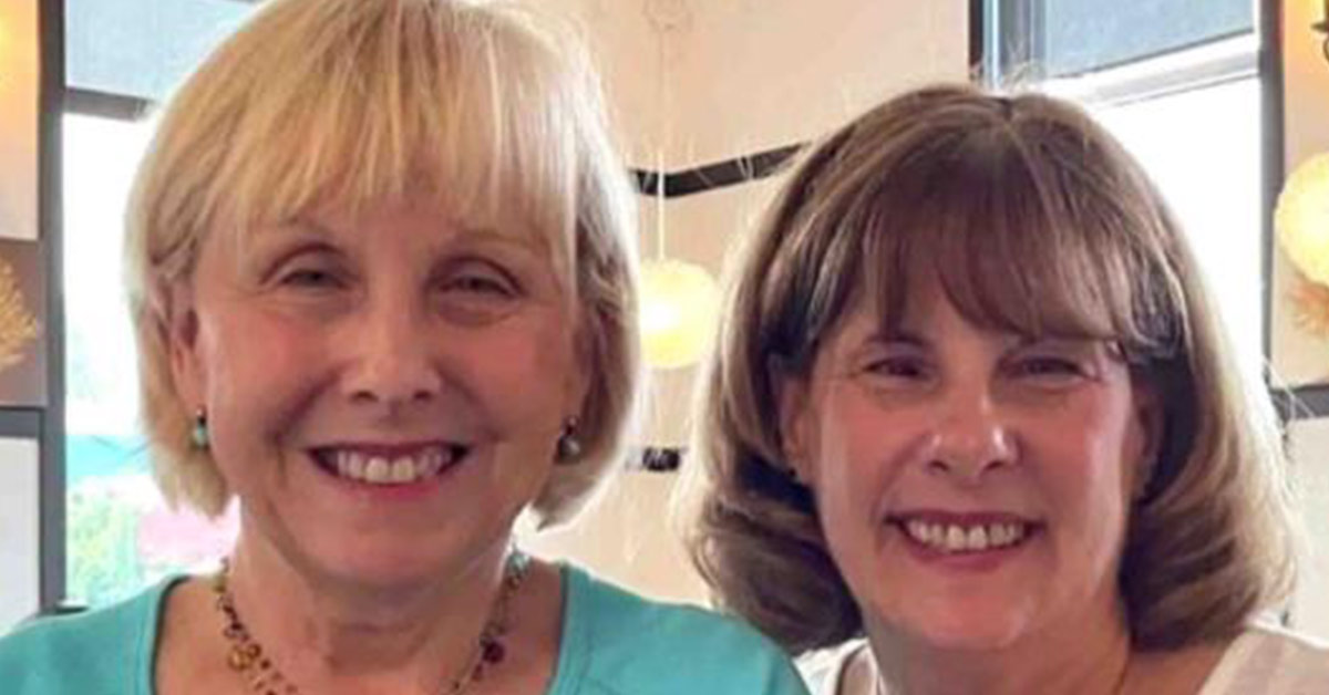 30 years after working together, women discover they are half-sisters