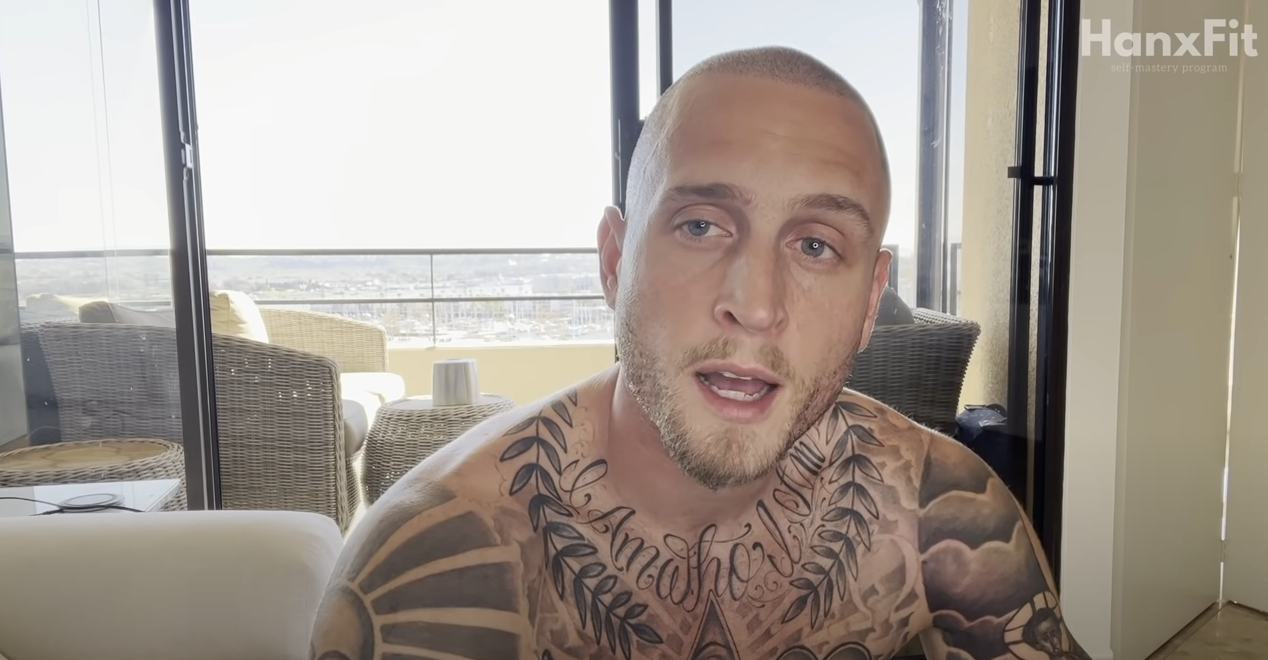 Tom Hanks’ Son Chet Opens Up About the Challenges of Growing Up With ...