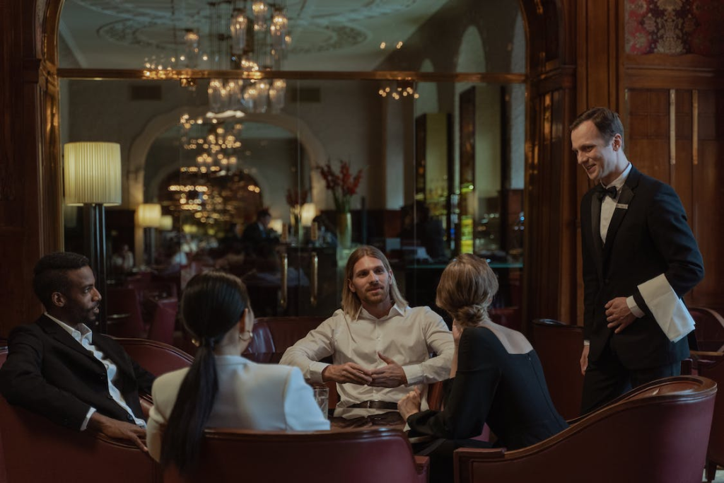 30 Rules for Restaurant Etiquette