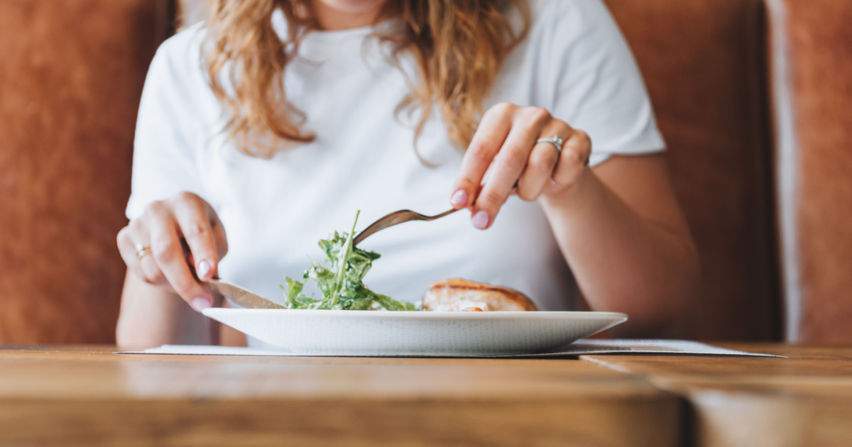 24 Things People With Good Table Manners Don’t Forget to Do