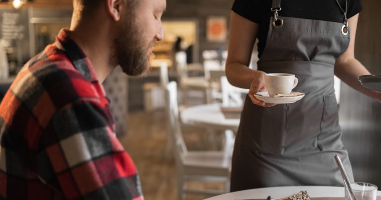 30 Rules for Restaurant Etiquette