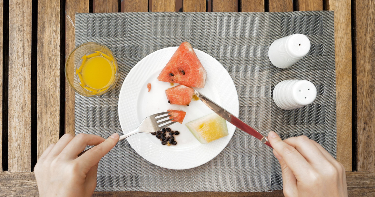 24 Things People With Good Table Manners Don’t Forget to Do